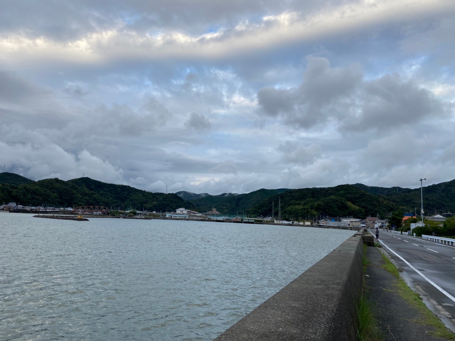 【和歌山県由良町】『由良漁港・海上自衛隊阪神基地』の海釣りガイド（釣れる魚・駐車場・トイレ）｜和歌山釣りwalker